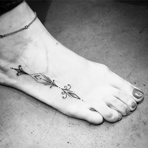 45 Awesome Foot Tattoos for Women - StayGlam