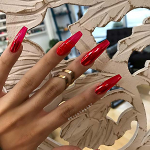 41 Pretty Ways to Wear Red Nails - StayGlam