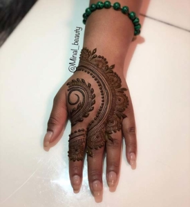 21 Henna Hand Designs That Are a Work of Art - StayGlam