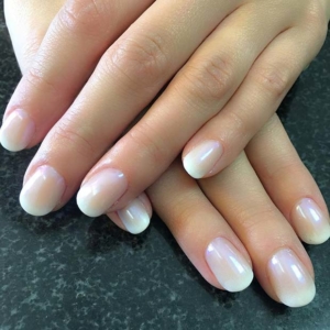 American Manicure Nails are The New Nail Trend - StayGlam