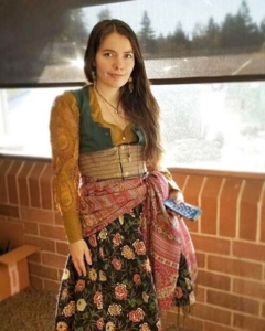 21 Gypsy Halloween Costume Ideas for 2020 - StayGlam