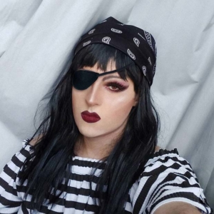 23 Pirate Makeup Ideas for Women to Copy This Halloween - StayGlam ...